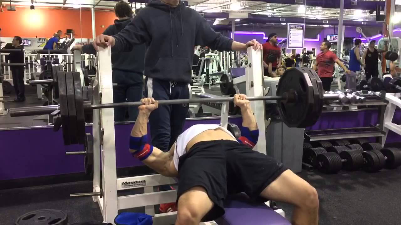 Qwin Vitale 315lbx5 bench press FINALLY - YouTube