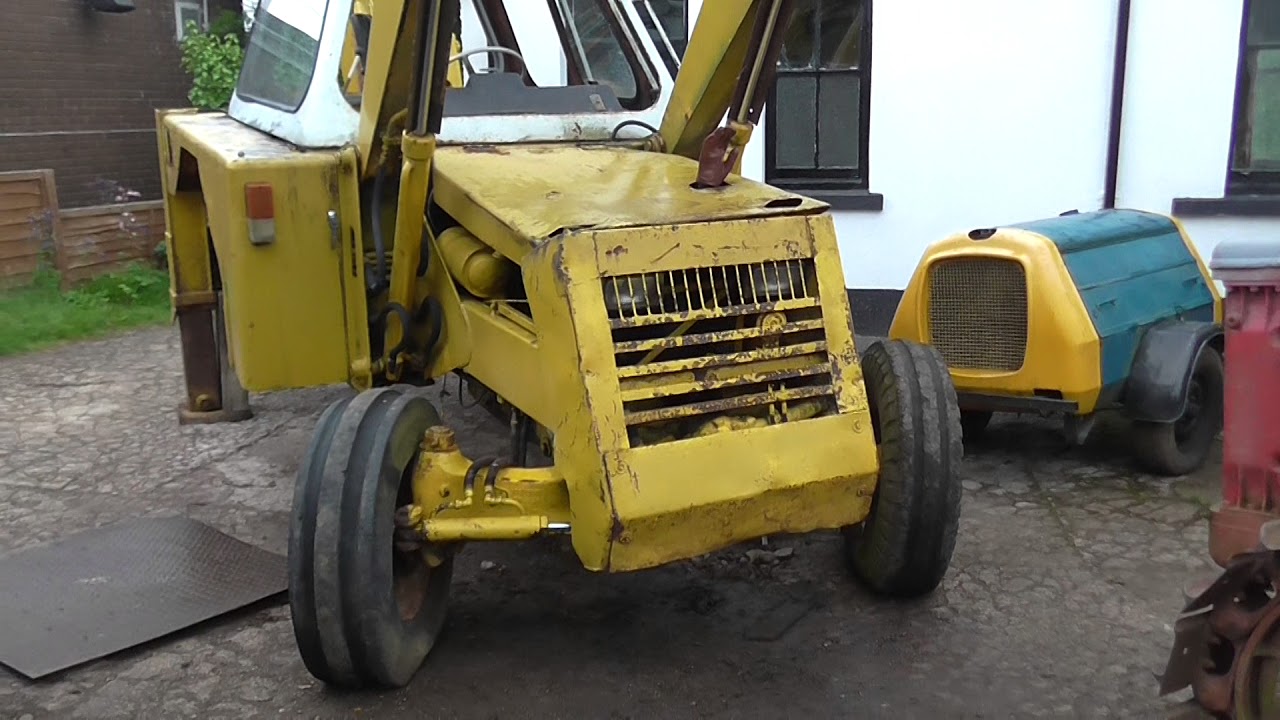 JCB 2D mk 2 built November 1977 ...........used to be a 2DS loader ...