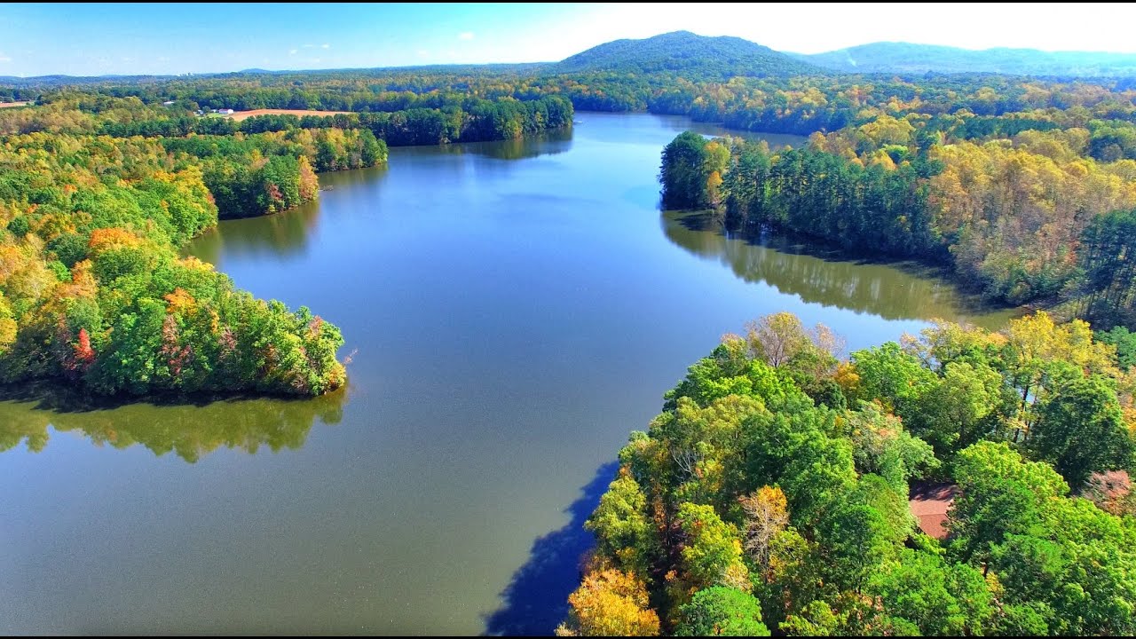 Lake Lucas Color... 2 drones (Blade Chroma 4K/dji Phantom 3 Pro- 4K ...