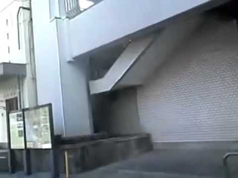 Emergency sirens sound ahead of tsunami in Japan 11.03.2011 - YouTube