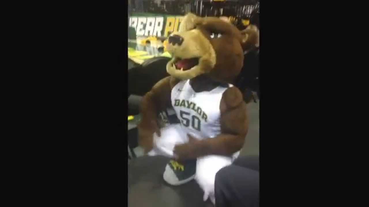 Baylor Mascot Bruiser and 3 year old, Caroline, have a dance off - YouTube