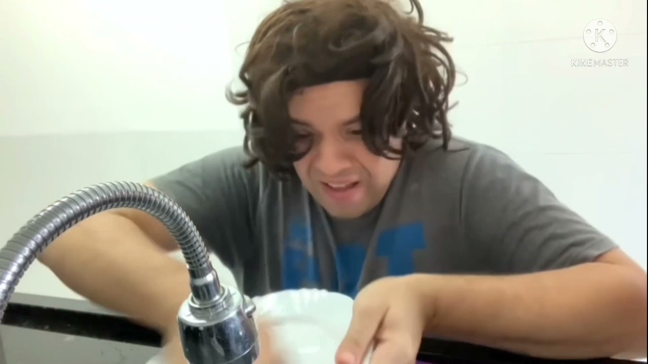 Tutu e Tutuzinho arrumando a casa por 3 minutos e 47 segundos - YouTube