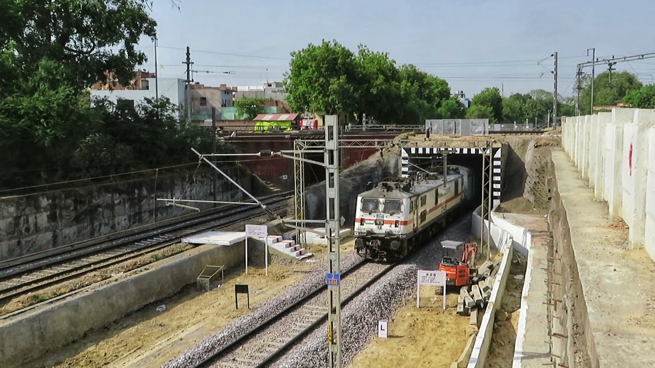 Lucknow Shatabdi running on new Aishbagh - Manaknagar Independent ...