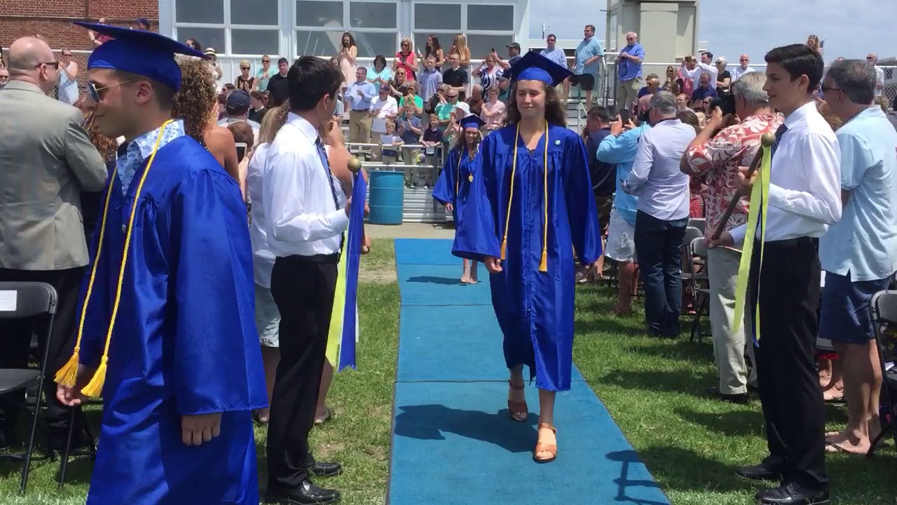 Hull High School graduation - YouTube