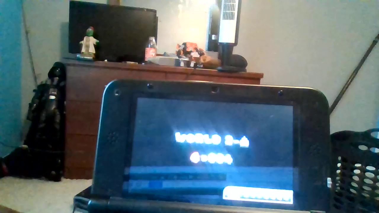 Nintendo's New Super Mario Bros. 2 "Iggy" Boss Fight - YouTube