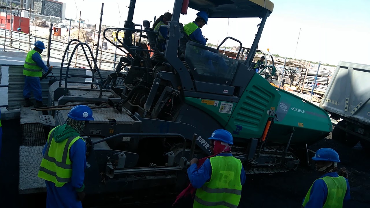 Laying Asphalt layer C-114 - YouTube