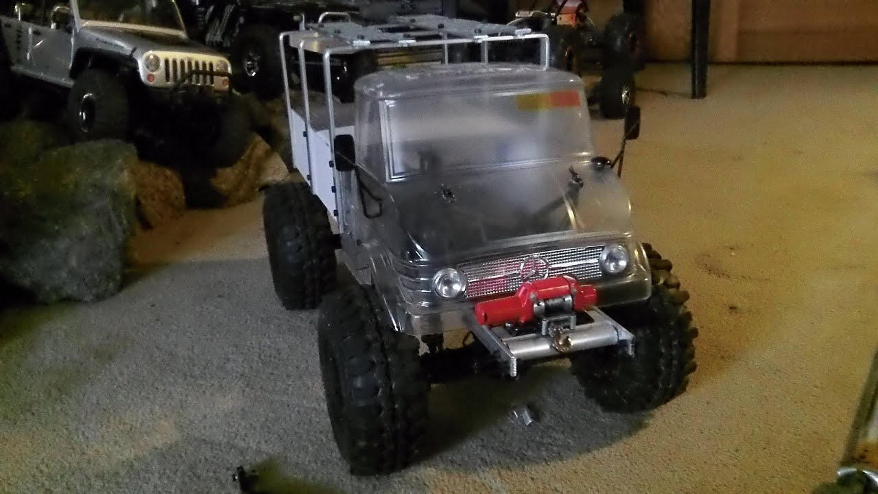 Axial unimog - YouTube
