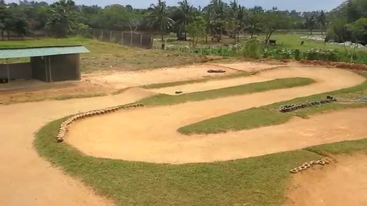 Runing my sct at the Sri Lanka Rc track - YouTube