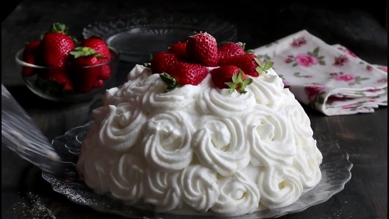 Zuccotto fior di fragola panna e mascarpone - YouTube