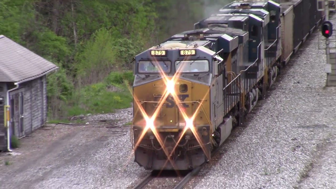 Empty Hoppers Top Sand Patch Summit! #trains #csx - YouTube