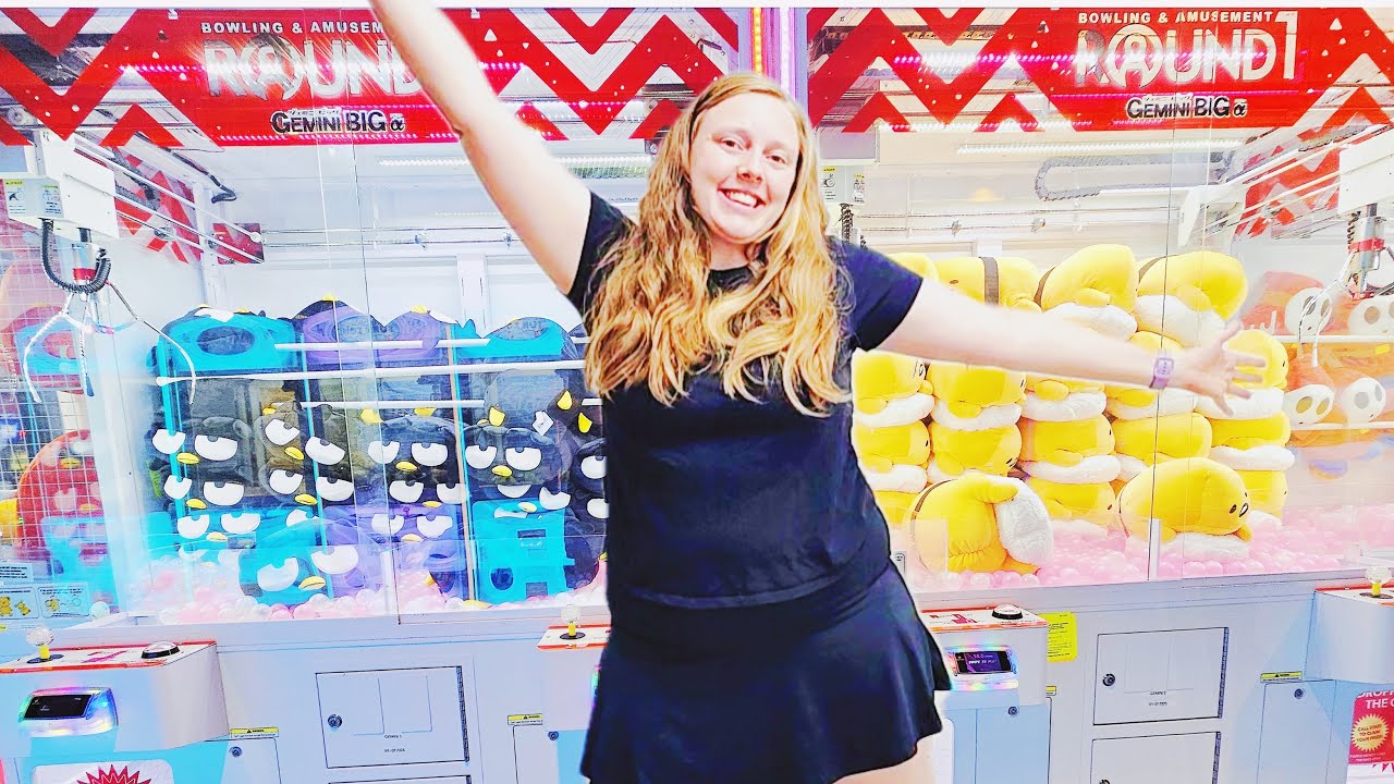 Playing EVERY Claw Machine in This Giant Arcade! - YouTube