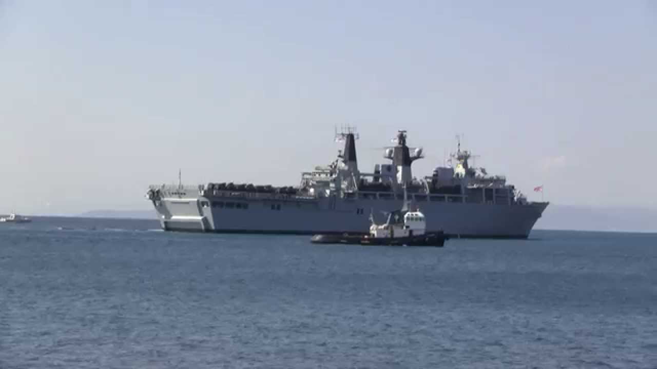 HMS Bulwark (L15) - YouTube