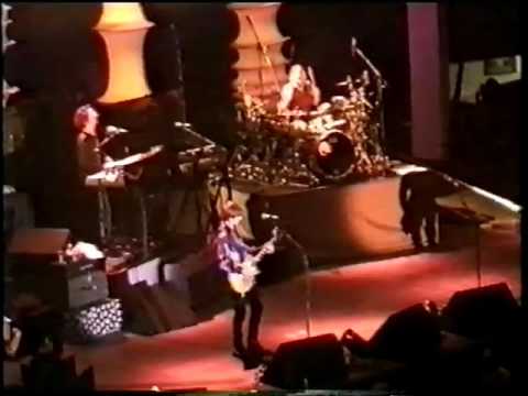 Crowded House Live at Wembley (UK) 1994 - YouTube