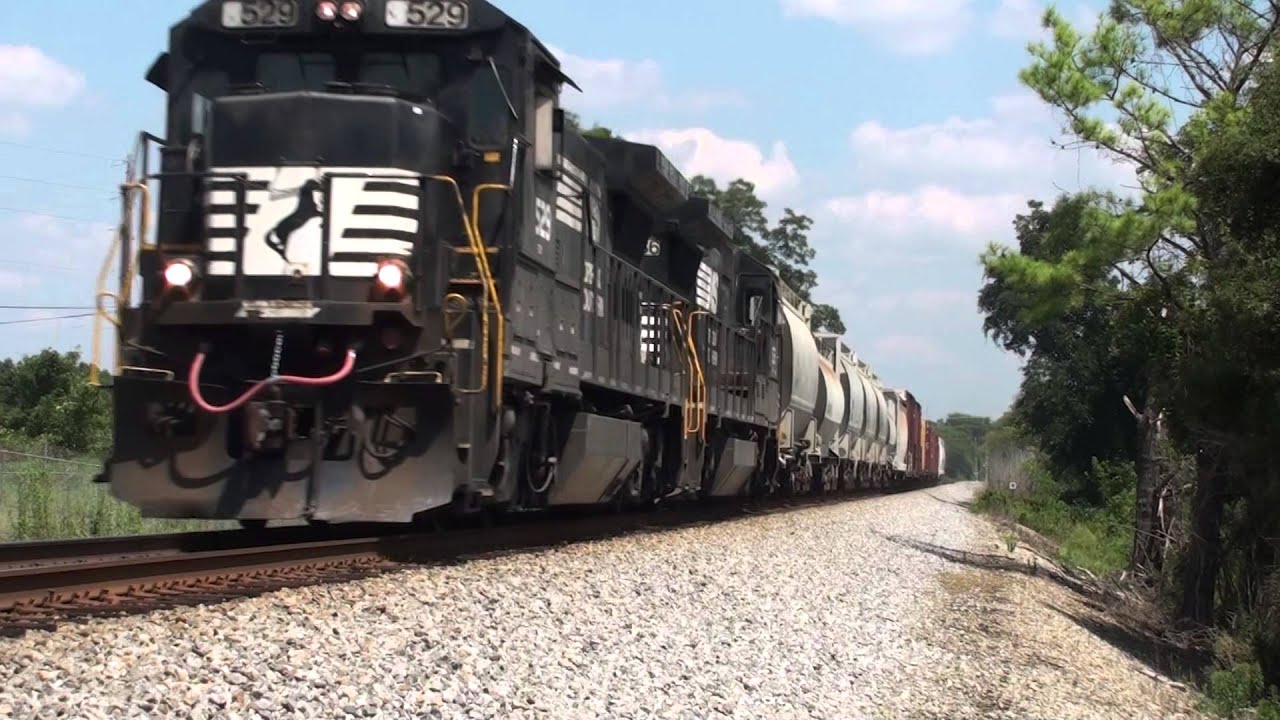 NS B32-8 #529 leads A43 at Oxford, Alabama - YouTube