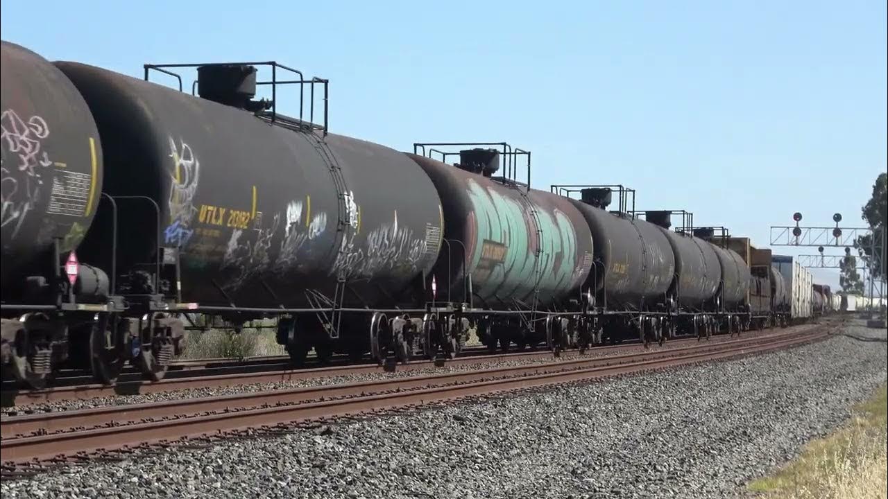 UP 7428 with hefty MRVOA 09jun24 - YouTube