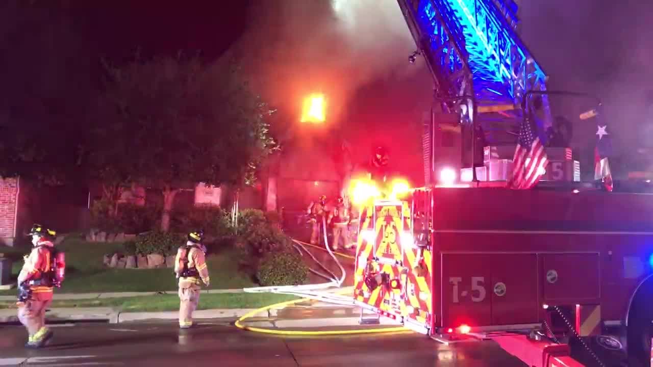McKinney Home Destroyed In Overnight Fire - YouTube