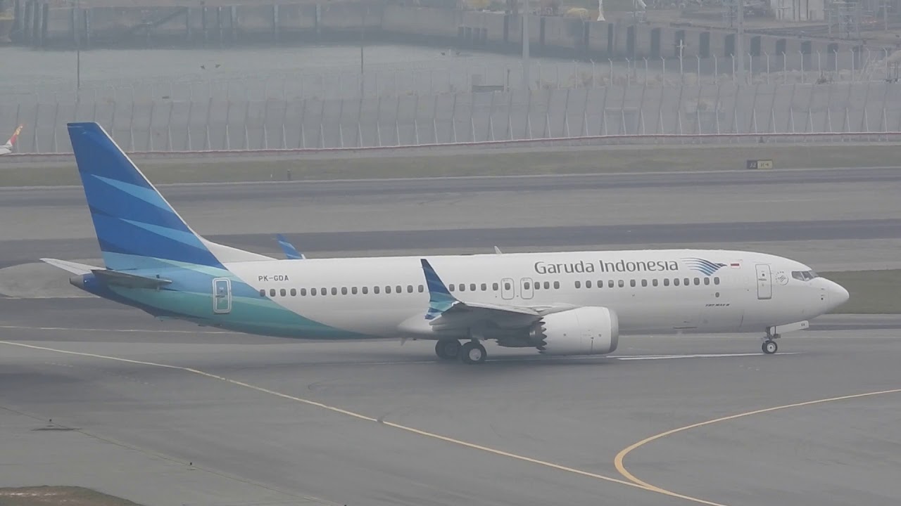 Garuda Indonesia B737-8 MAX PK-GDA HongKong 2018/12/16 - YouTube