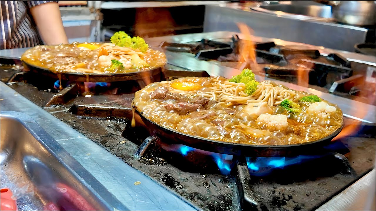 "Dot Me Steak" in Cambodia, Phnom Penh Street FOOD - YouTube