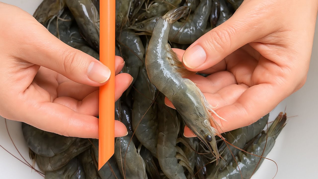 How to Remove Shrimp Line Quickly with Just 1 Straw! - YouTube