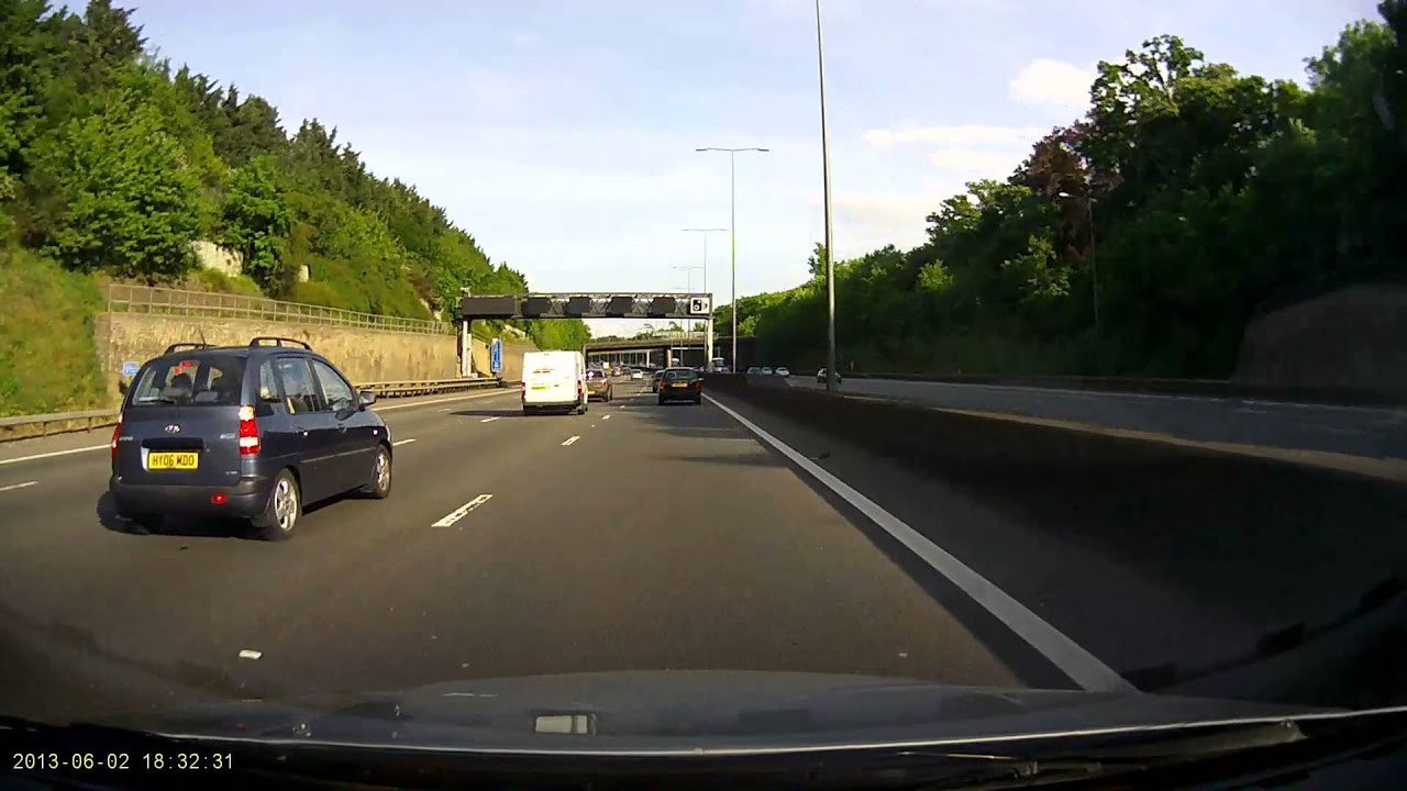 Speeding Van on M25 - YouTube