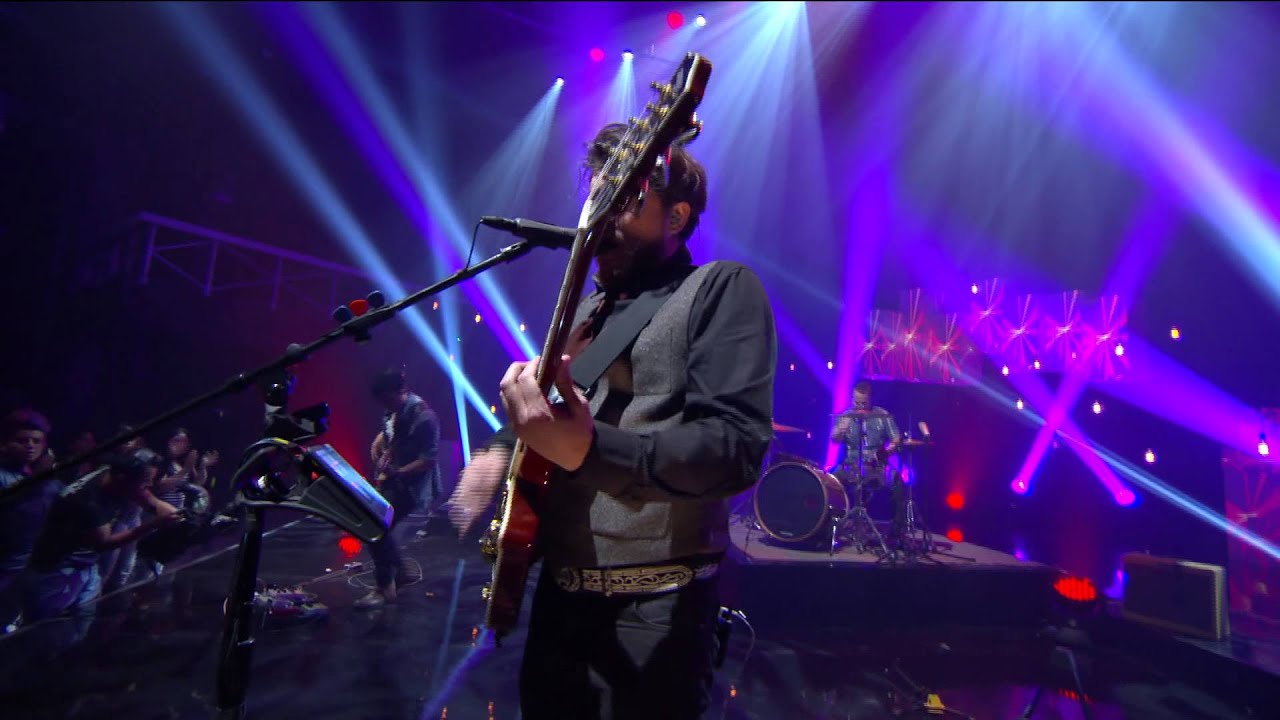 Baytor - Nos Meza la Furia la Luna - YouTube