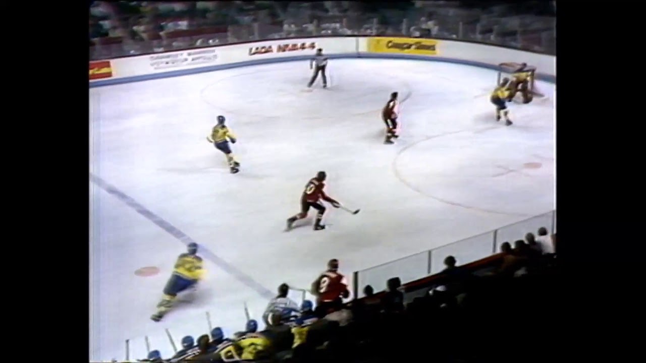 1981 Canada Cup Guy Lafleur scores against Sweden - YouTube