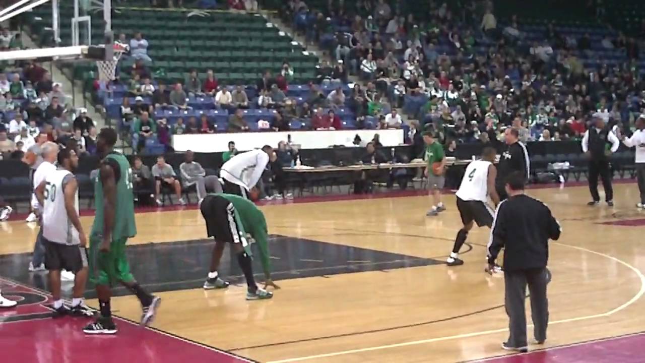 Defensive "Run out and scream" Drill - YouTube