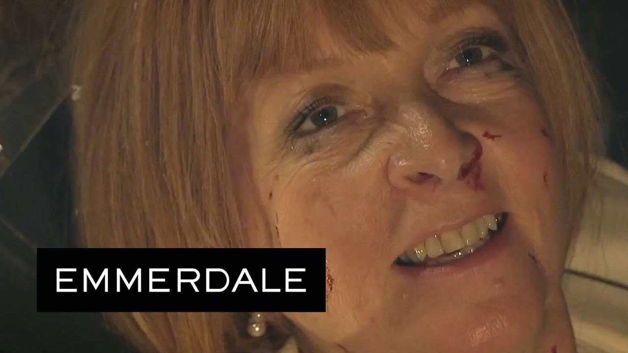 Emmerdale - Val Dies In The Mirror Maze - YouTube