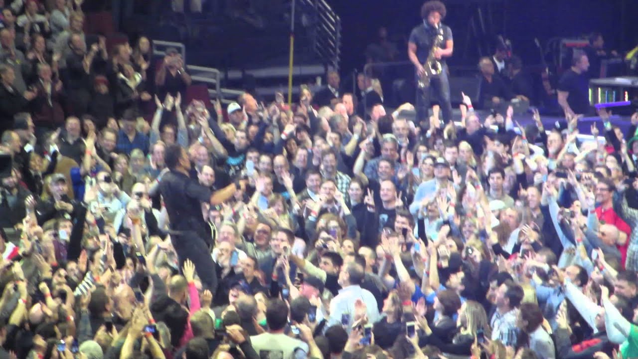 Dancing In The Dark - Bruce Springsteen @ United Center, Chicago 1/19 ...