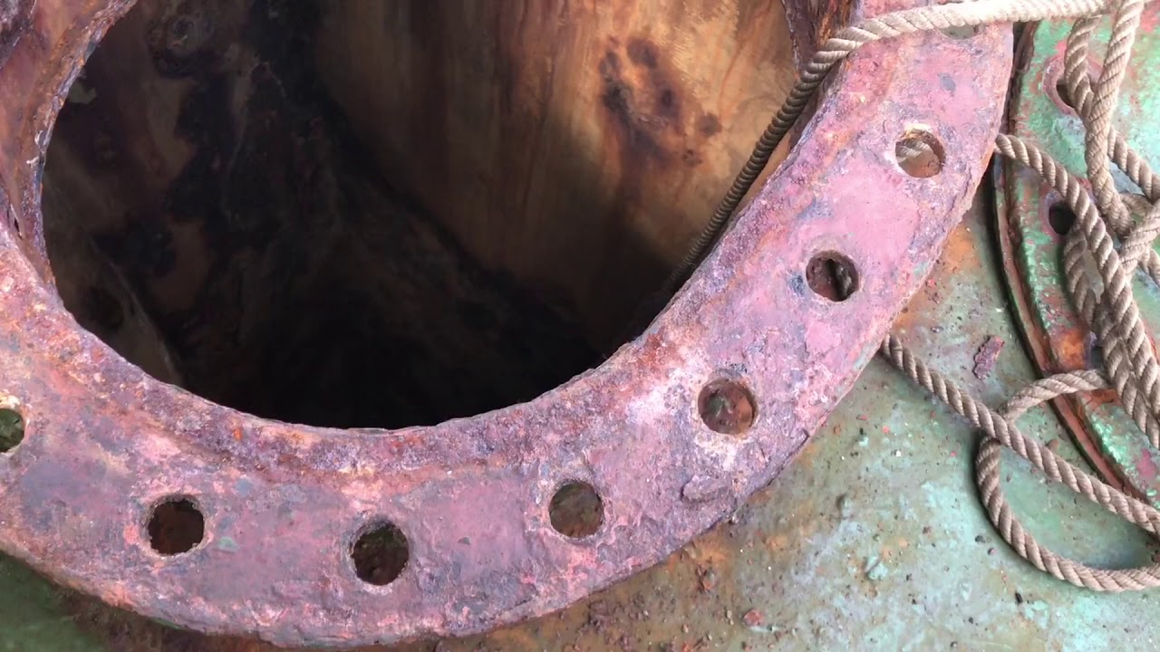 Pemasangan zinc anode pada tangki ballast kapal#anti karat kapal - YouTube