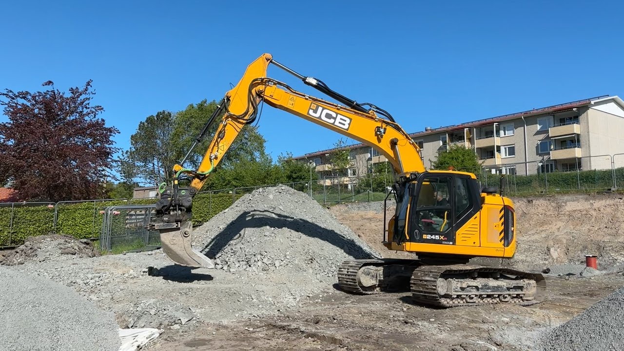 Köp Grävmaskin JCB 245XRL på Klaravik - YouTube