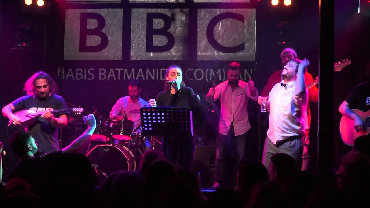 Babis Batmanidis Co(m)pany "Μη μου Λες" (Litsa Giagkousi cover) - YouTube