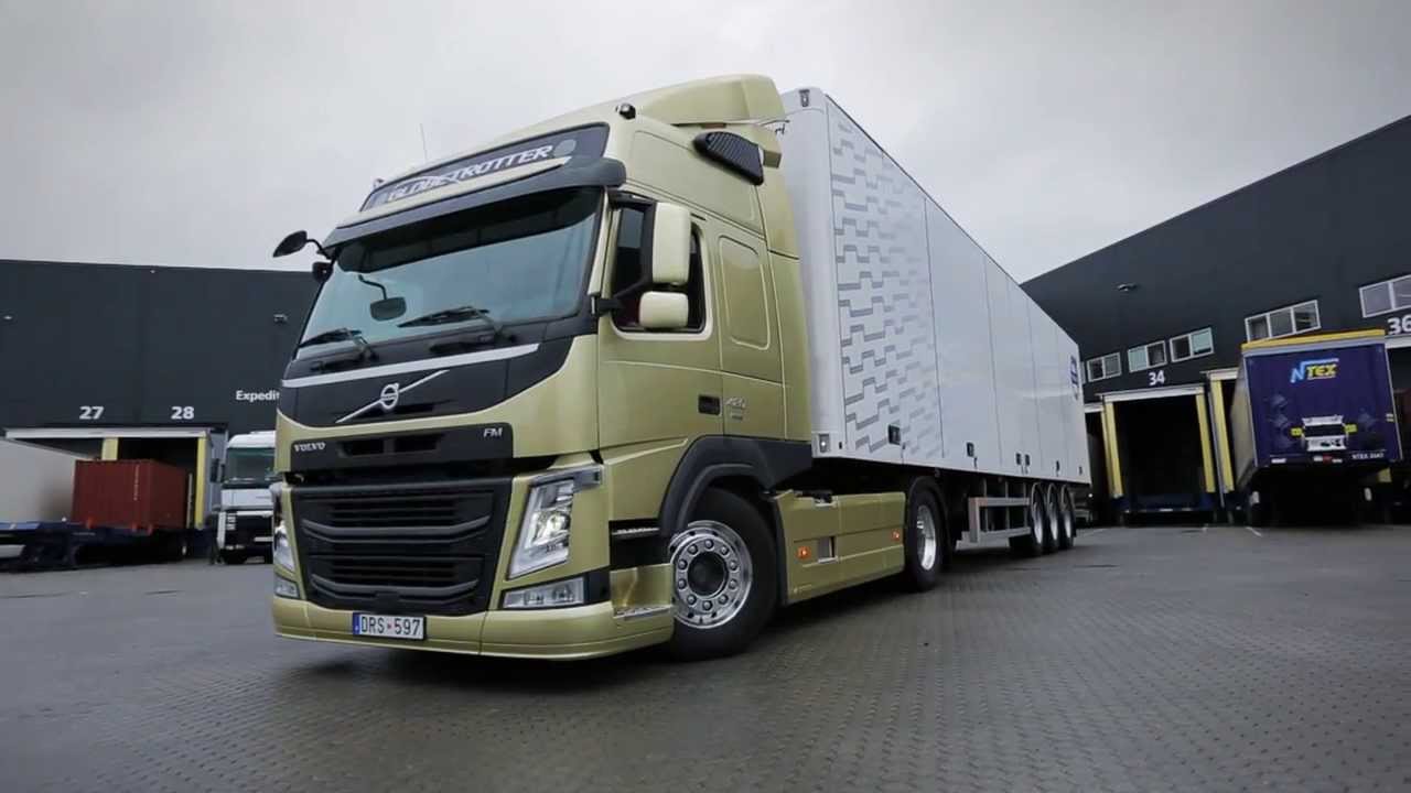 Demonstration of the unique technology - Volvo Dynamic Steering ...