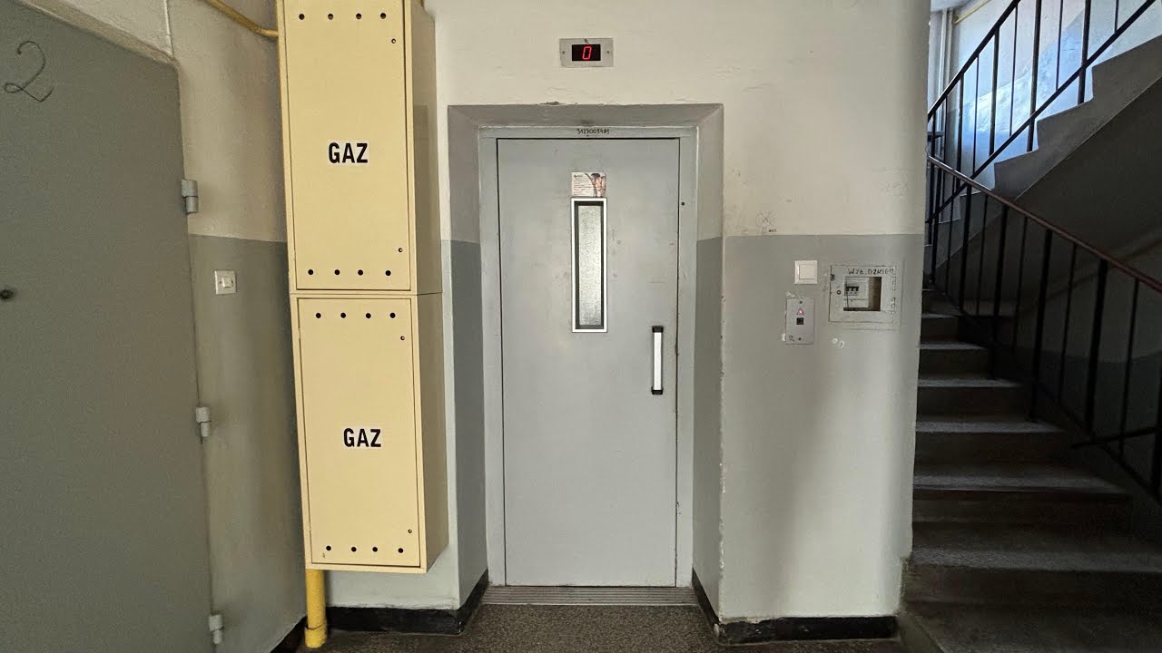 Winda Lift Service z 2000 roku | al. Wojska Polskiego 37 kl. II ...