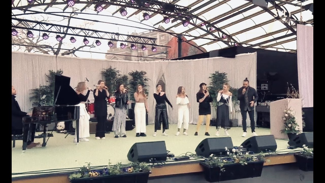 Lean On Me - GET UP Soul Choir - YouTube