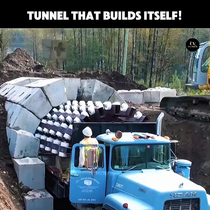 Self-Building Tunnel Technology Explained! #shorts #viral - YouTube