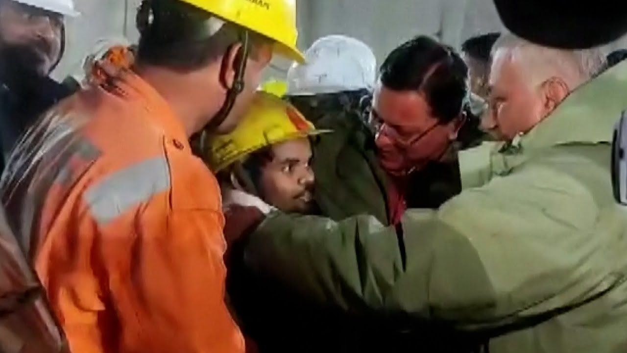 India Safely Rescues All 41 Trapped Tunnel Workers | VOA News - YouTube