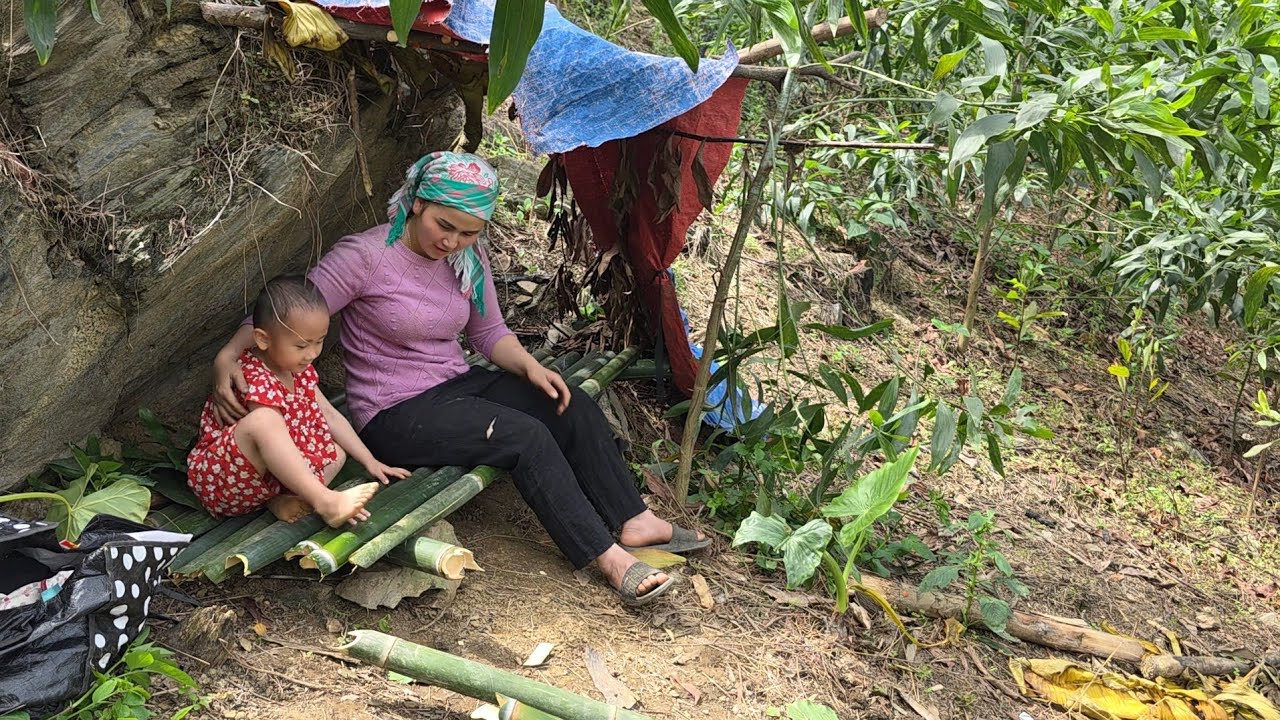 The poor girl was happy to receive help from the officials and save her ...