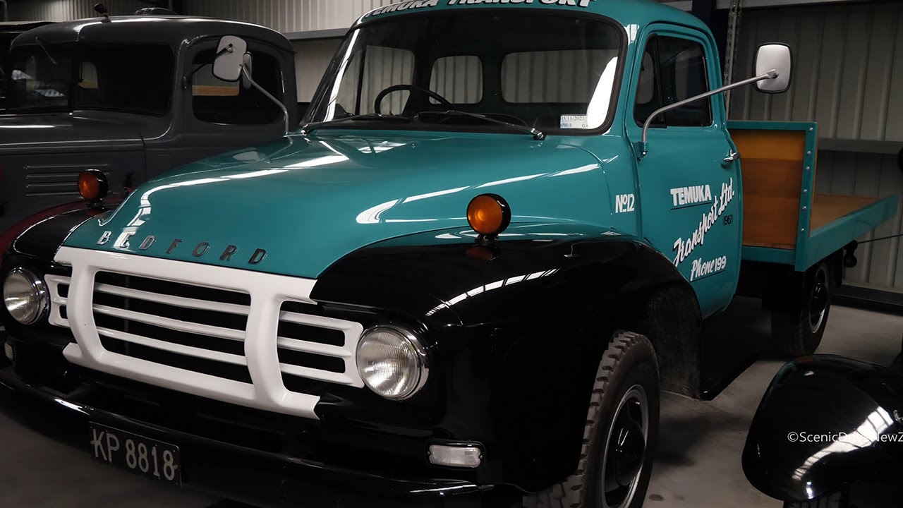 1982-bedford-j1-flat-deck-truck-at-kyle-park-transport-museum-in-timaru