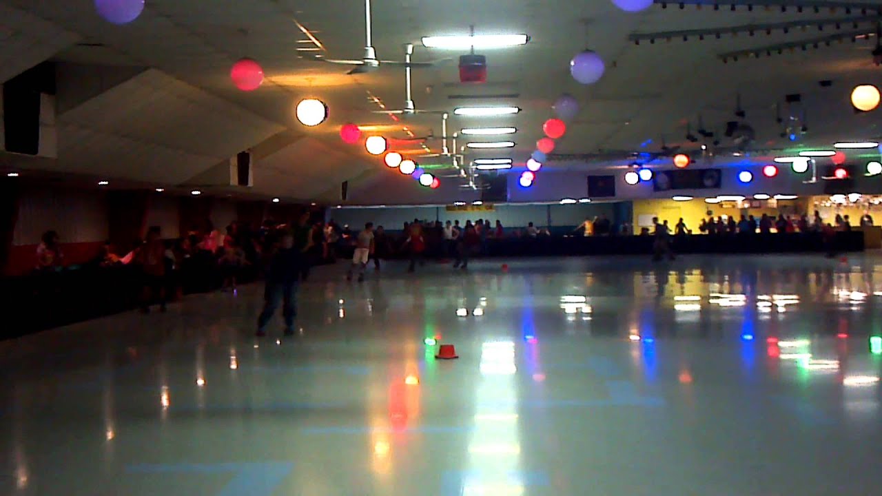 speed skating at starlite MD - YouTube