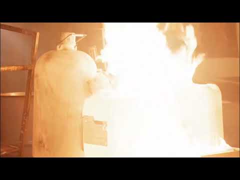 Donato es consumido por el fuego | La Madrastra C:50