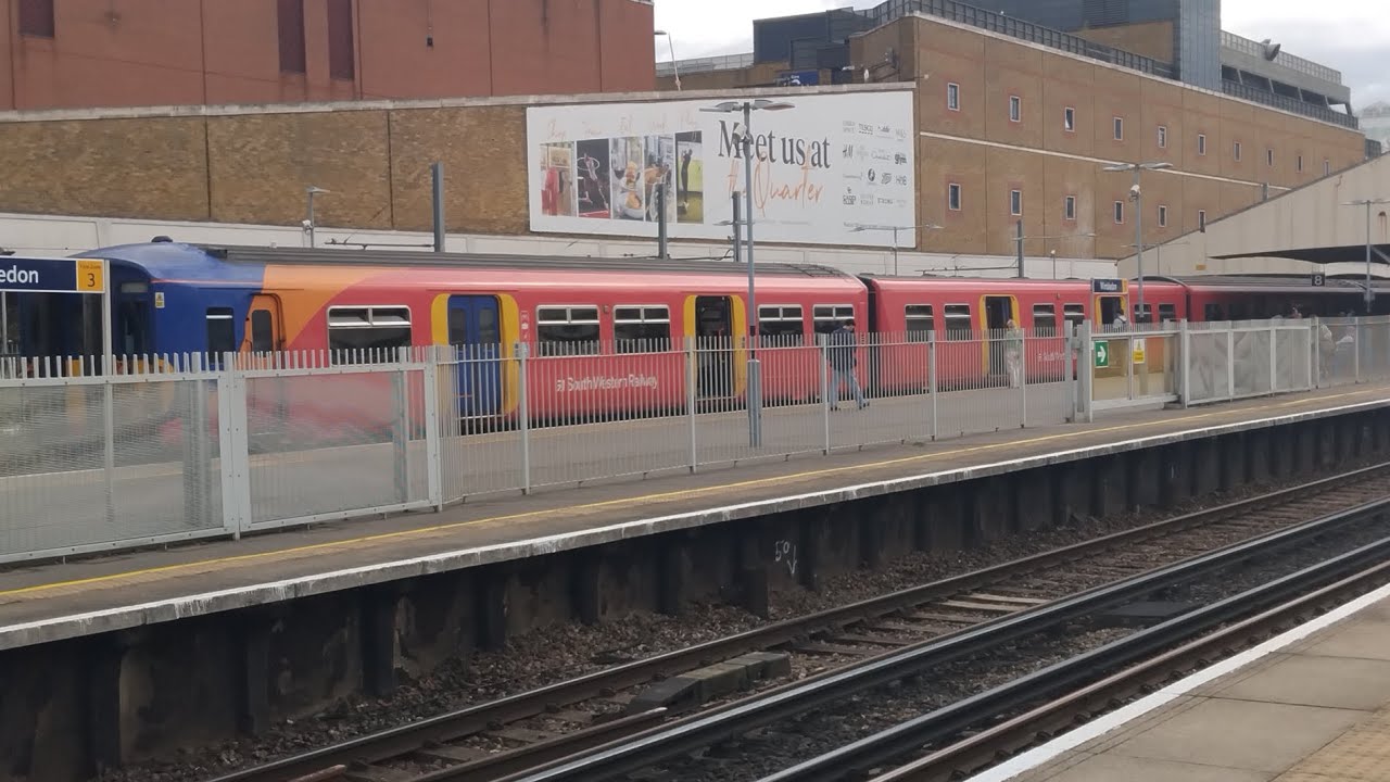 (Soon To Be Withdrawn) - SWR - Class 455 Train - at Wimbledon Station ...