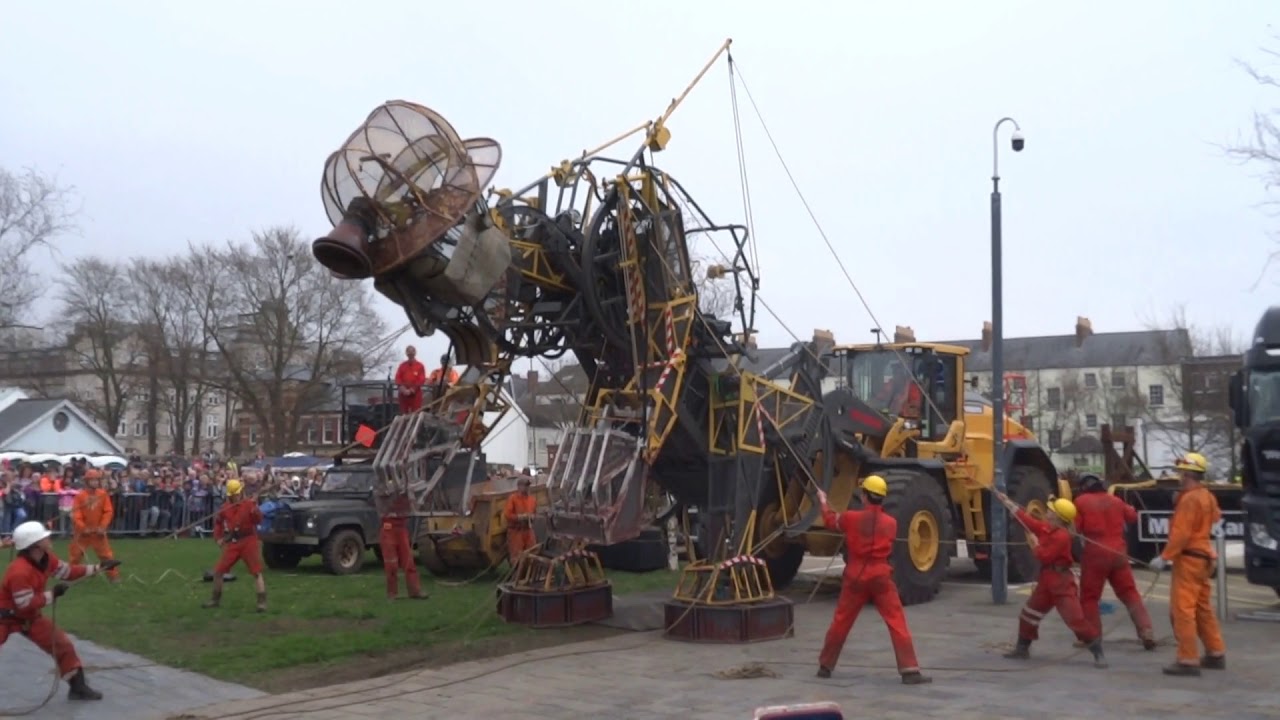 Man Engine UK tour Swansea 2018 - YouTube