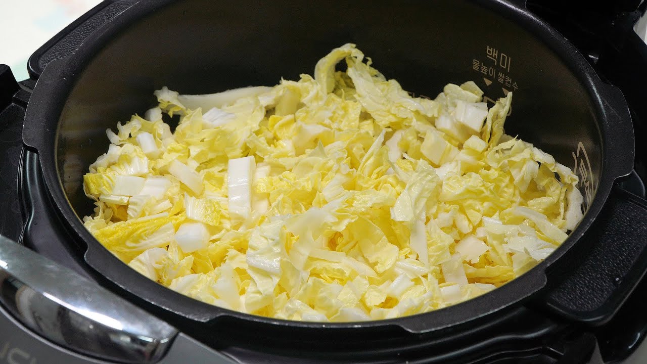 배추는 쫑쫑 썰어 전기밥솥에 넣어보세요 너무 맛있어서 내일 또 배추 사러 갑니다💯평생 써먹는 배추 요리 맛있게 만드는법🥇