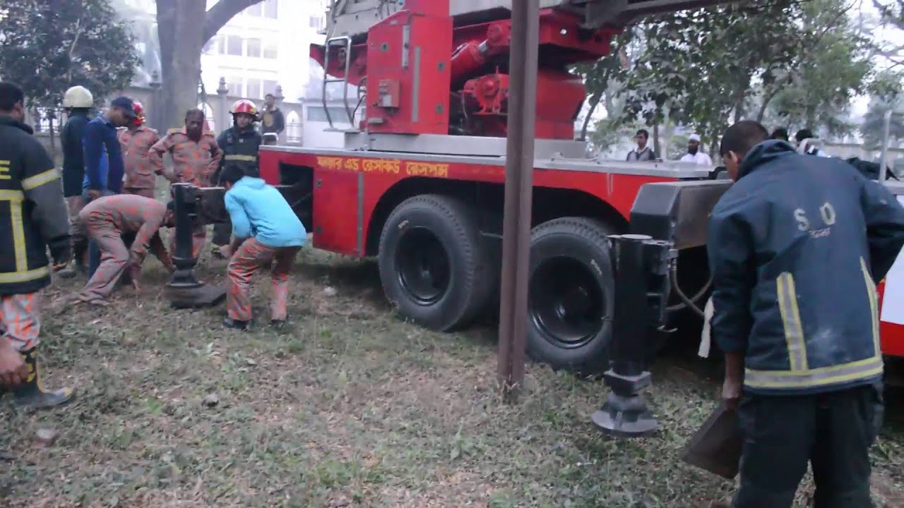 In Danger Bird Rescue by Bangladesh Fire Service & Civil Defence - YouTube