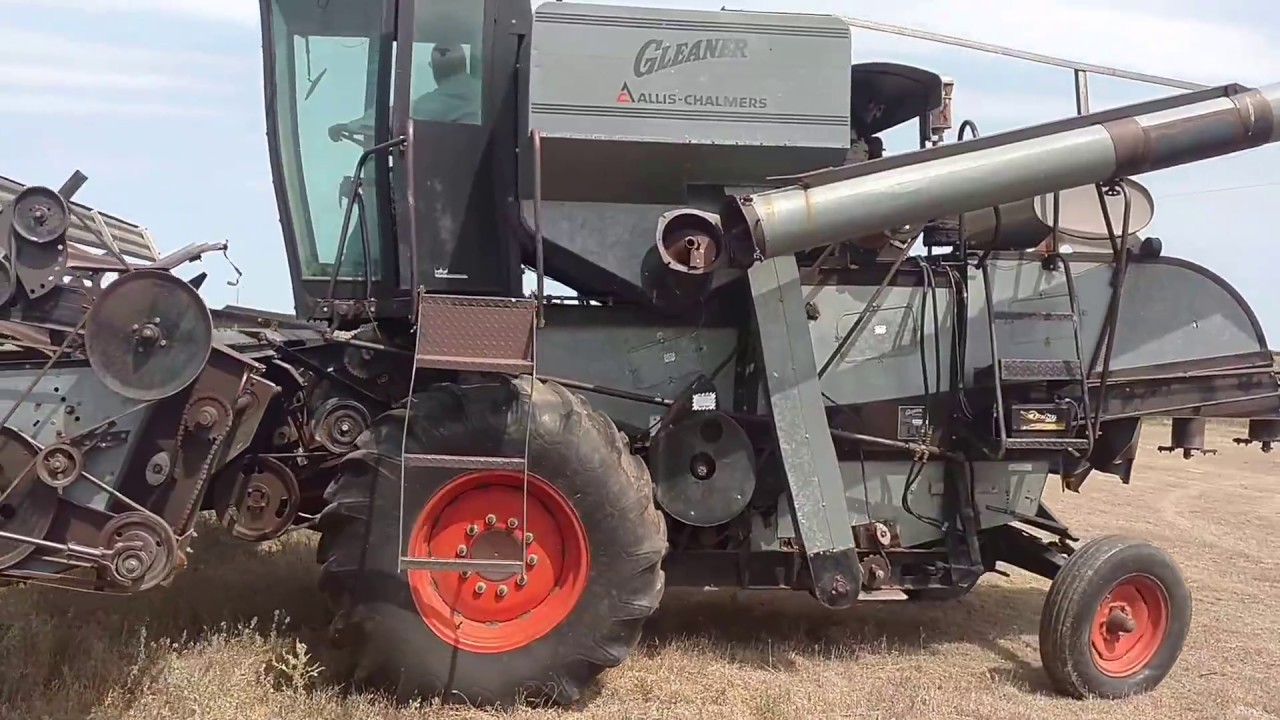 1966 Gleaner C II Selling on BigIron.com Online Auction 10-11-17 - YouTube