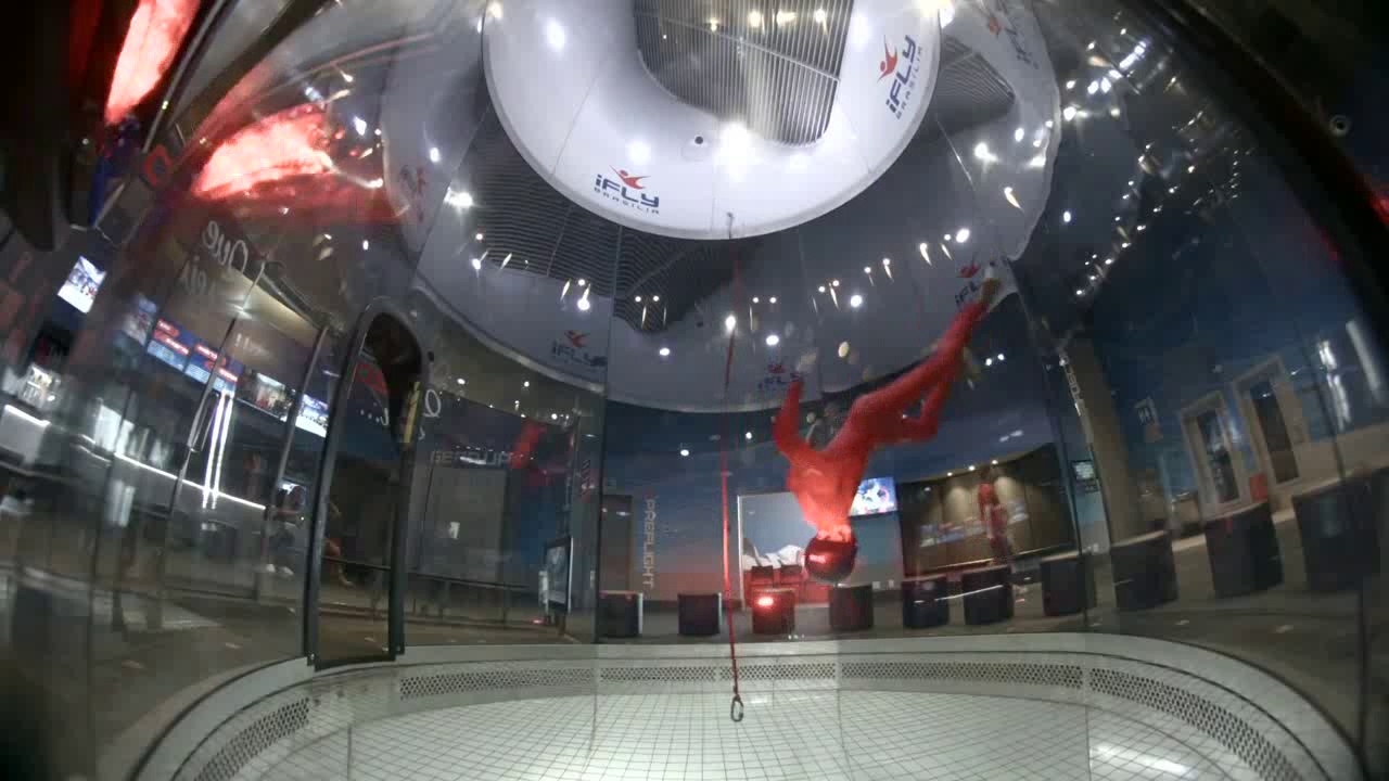 Bodyflight windtunnel fun dont kill yourself - YouTube