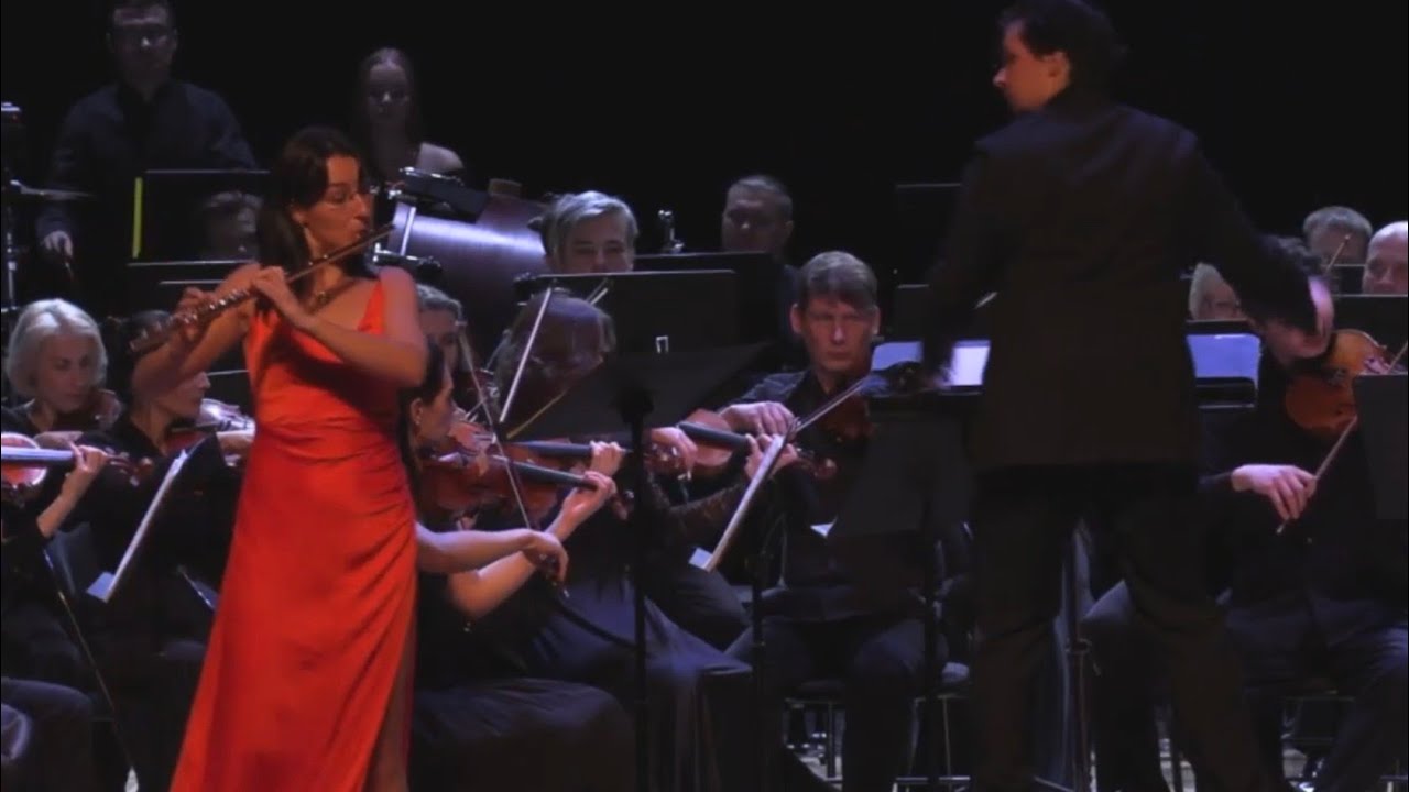 Verdi's "La Traviata" Fantasy for Flute and orchestra - Sofia Viland - YouTube