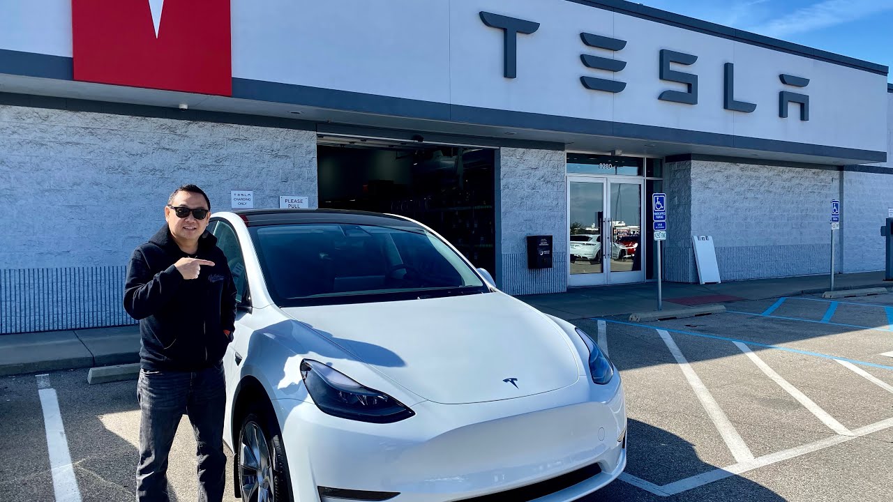 2023 Tesla Model Y Service Center Experience. - YouTube
