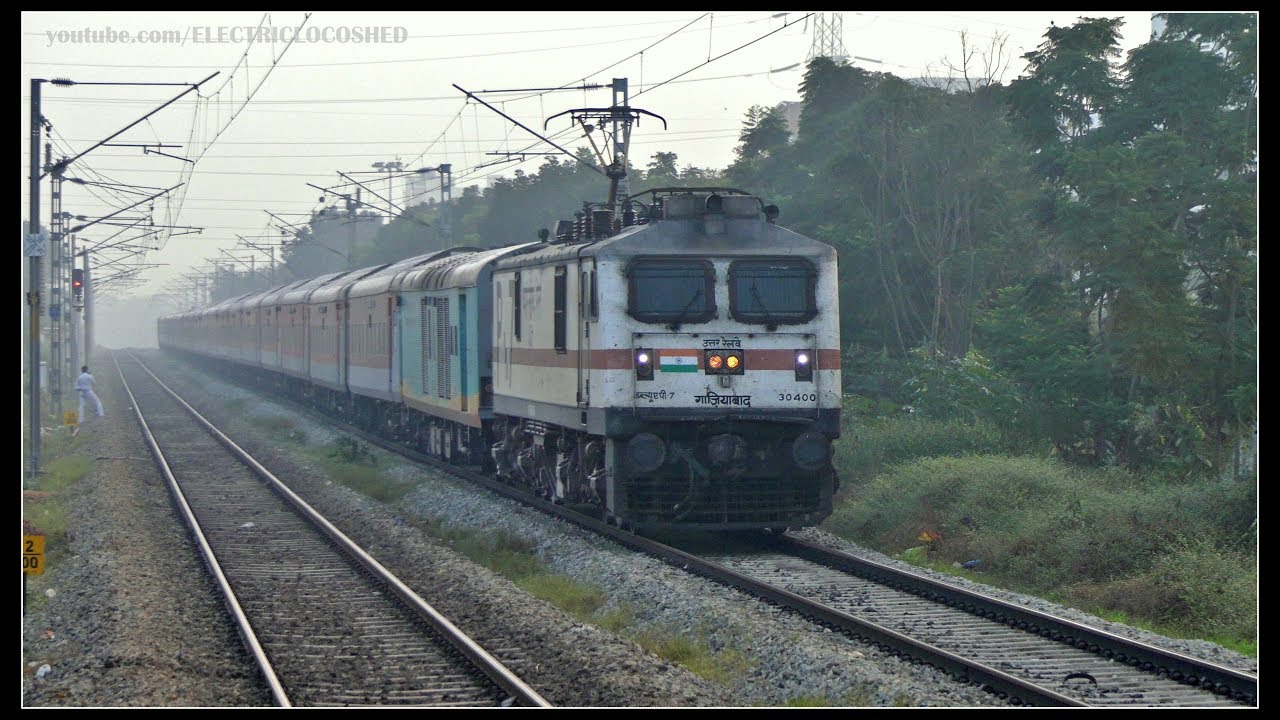 WAP 7 led RAJDHANI EXPRESS on a FOGGY DAWN !! Indian Railways - YouTube
